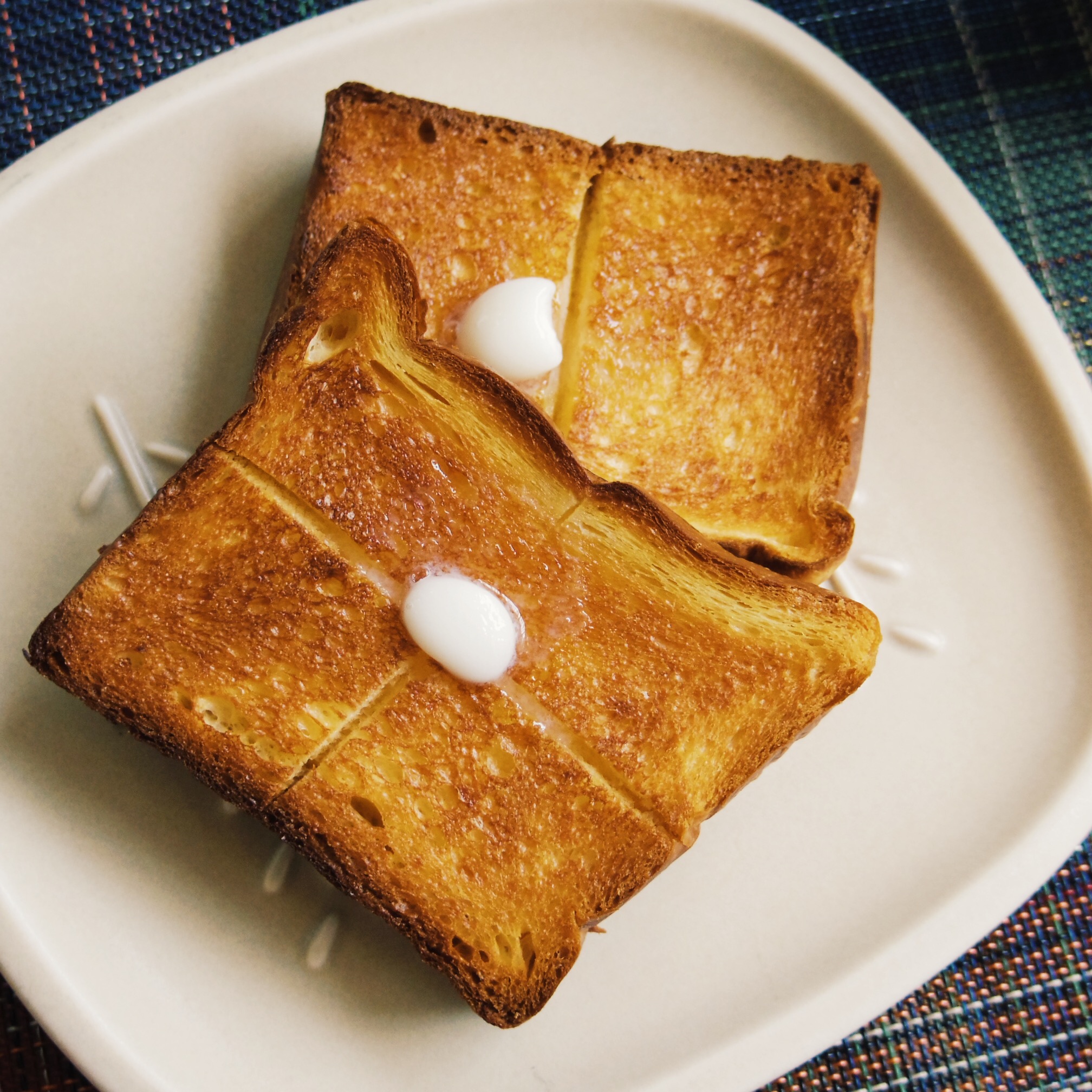 住宅街のベーカリーを訪ねて…〈& TAKANO PAIN〉と〈ahiru snack〉 | Hanako Web