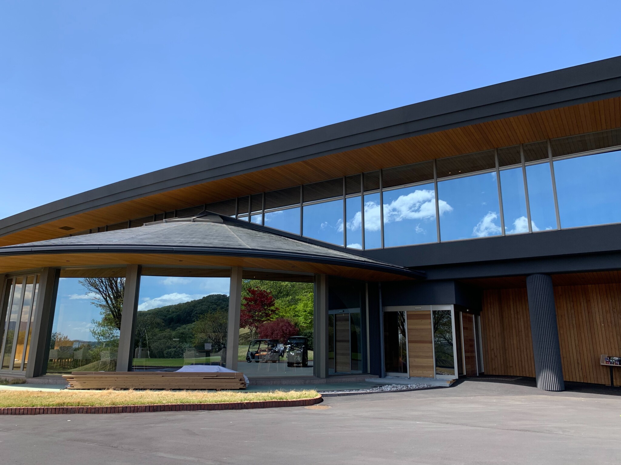 海外気分になれる！群馬のゴルフリゾート〈THE RAYSUM〉をリポート。#さきゴルフ | Hanako Web