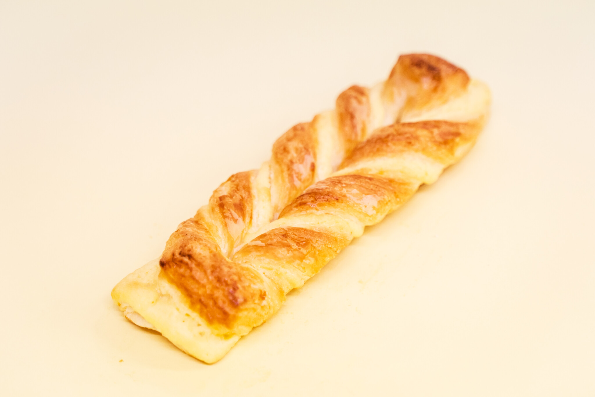 レトロなパッケージに一目惚れ！日本全国から“ご当地パン”を集めました。 | Hanako Web