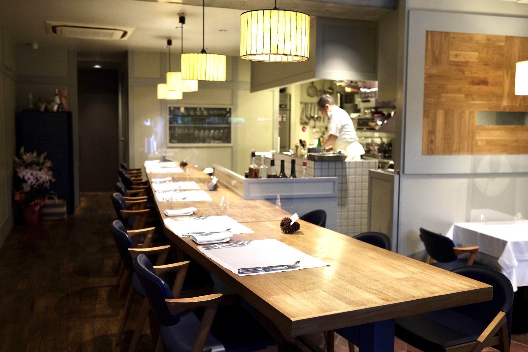 代々木八幡で10年以上愛されるカウンターフレンチ〈シャントレル〉へ。 | Hanako Web