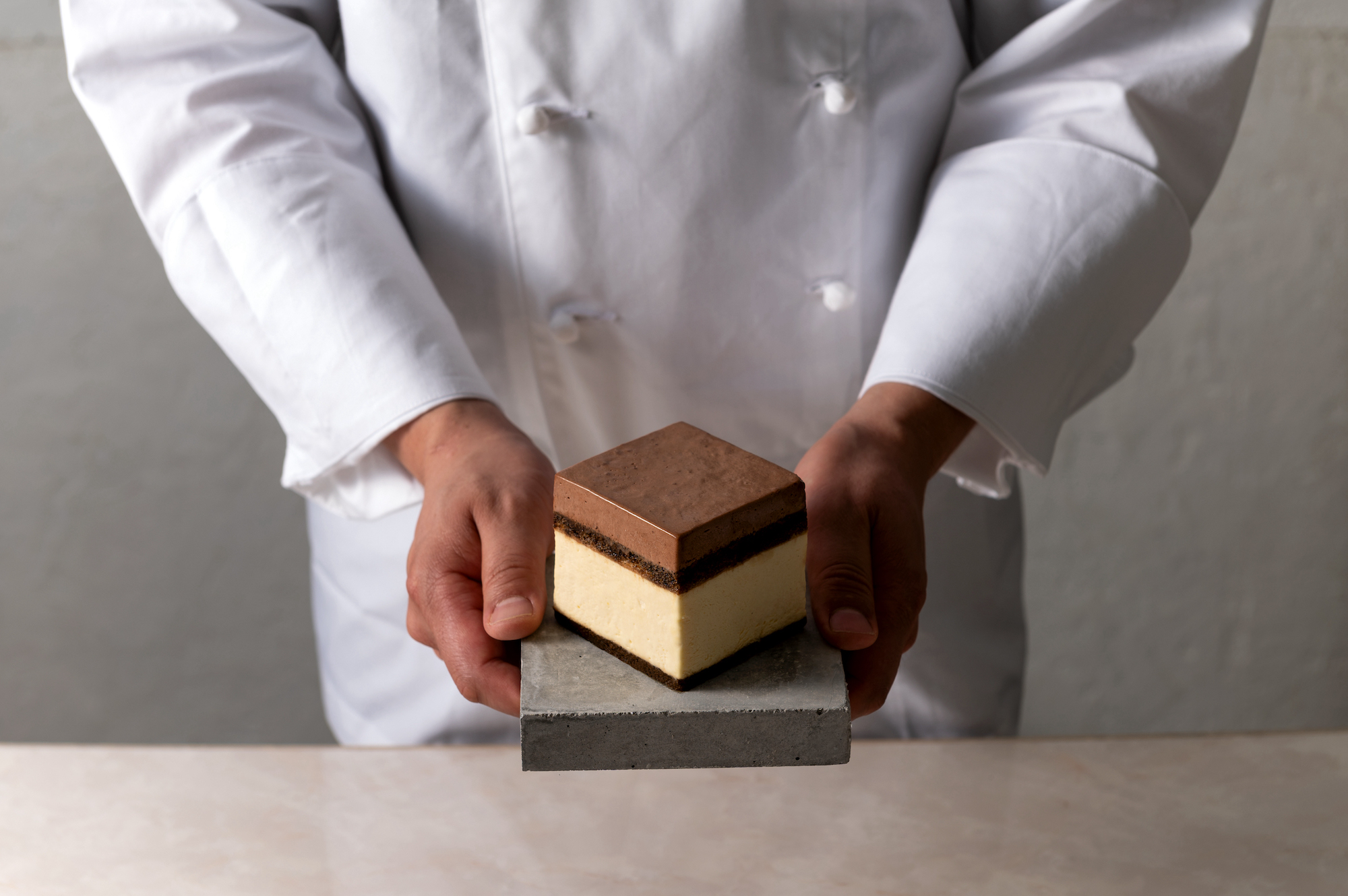 お取り寄せで話題沸騰！至高のスイーツ専門店〈THE LAB TOKYO〉の新商品「THE tiramisu」を試食レポート！ | Hanako Web