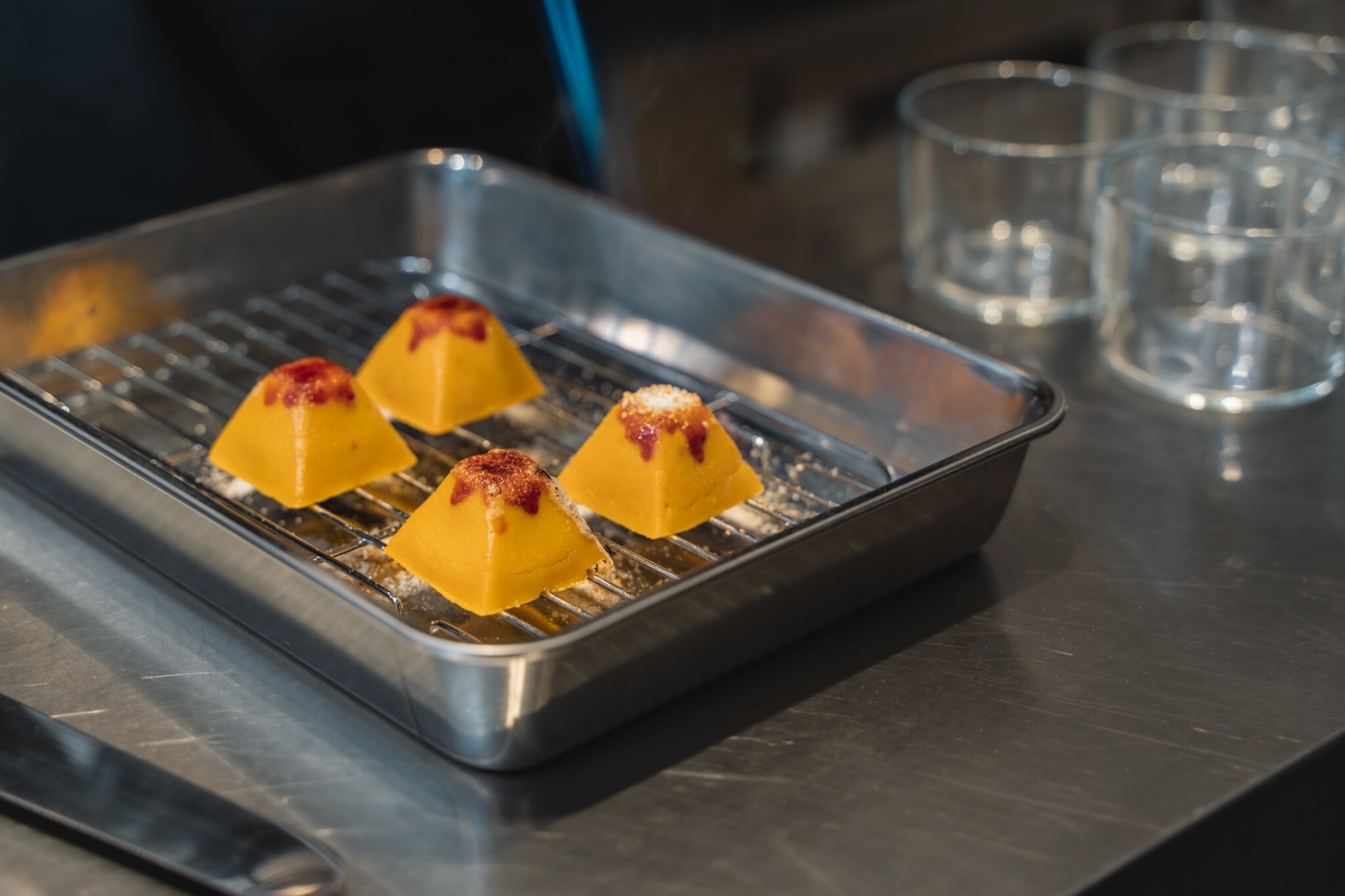 お取り寄せで話題沸騰！至高のスイーツ専門店〈THE LAB TOKYO〉の新商品「THE tiramisu」を試食レポート！ | Hanako Web