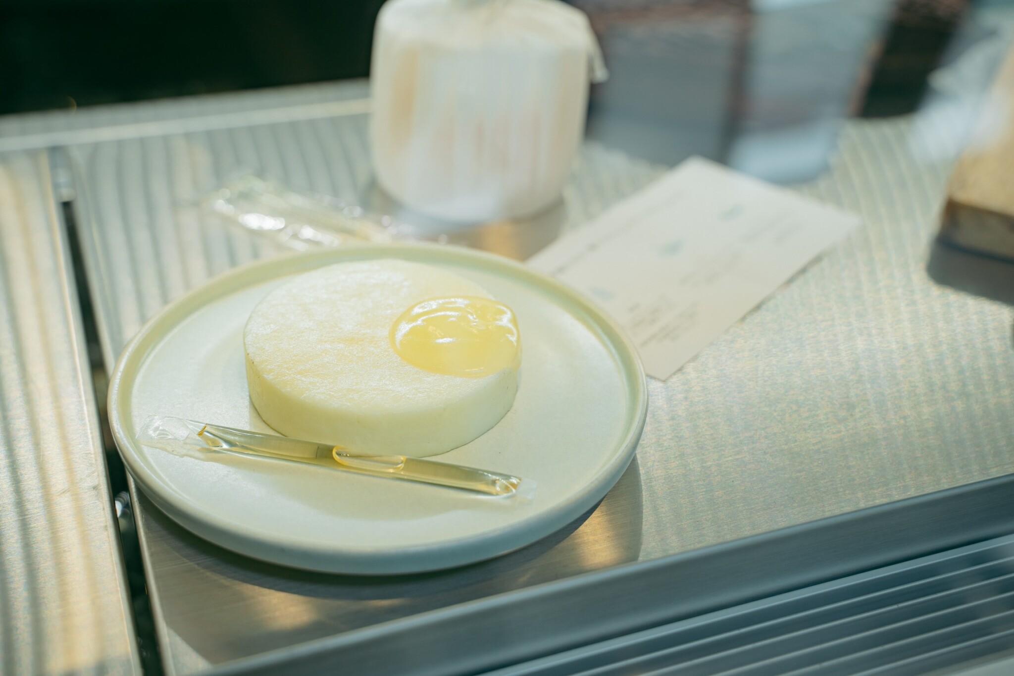 お取り寄せで話題沸騰！至高のスイーツ専門店〈THE LAB TOKYO〉の新商品「THE tiramisu」を試食レポート！ | Hanako Web