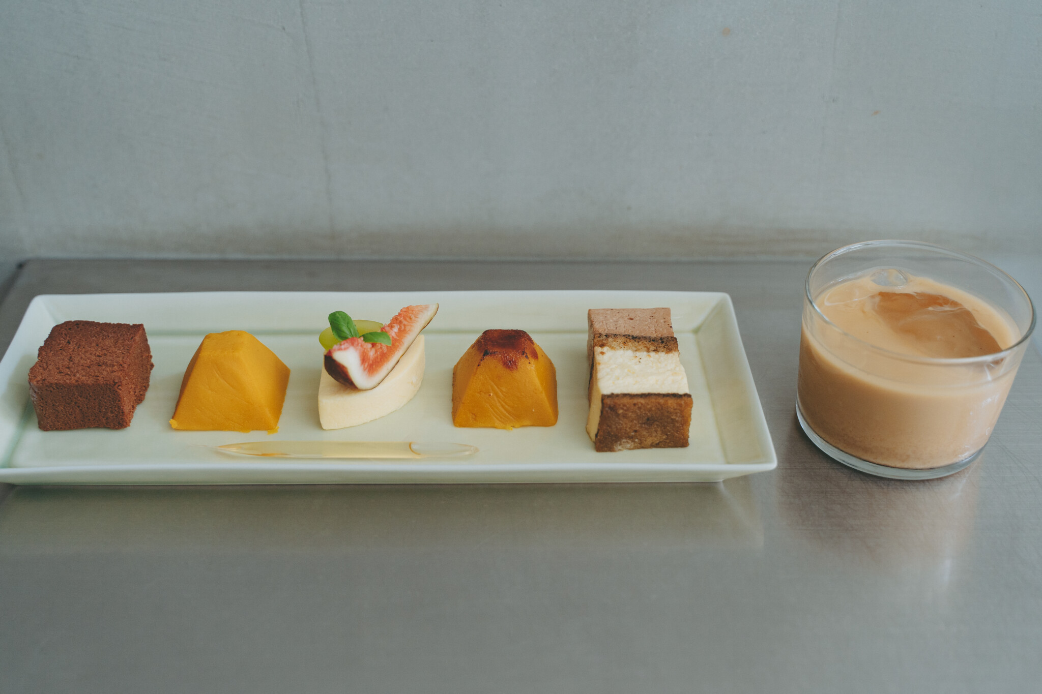 お取り寄せで話題沸騰！至高のスイーツ専門店〈THE LAB TOKYO〉の新商品「THE tiramisu」を試食レポート！ | Hanako Web