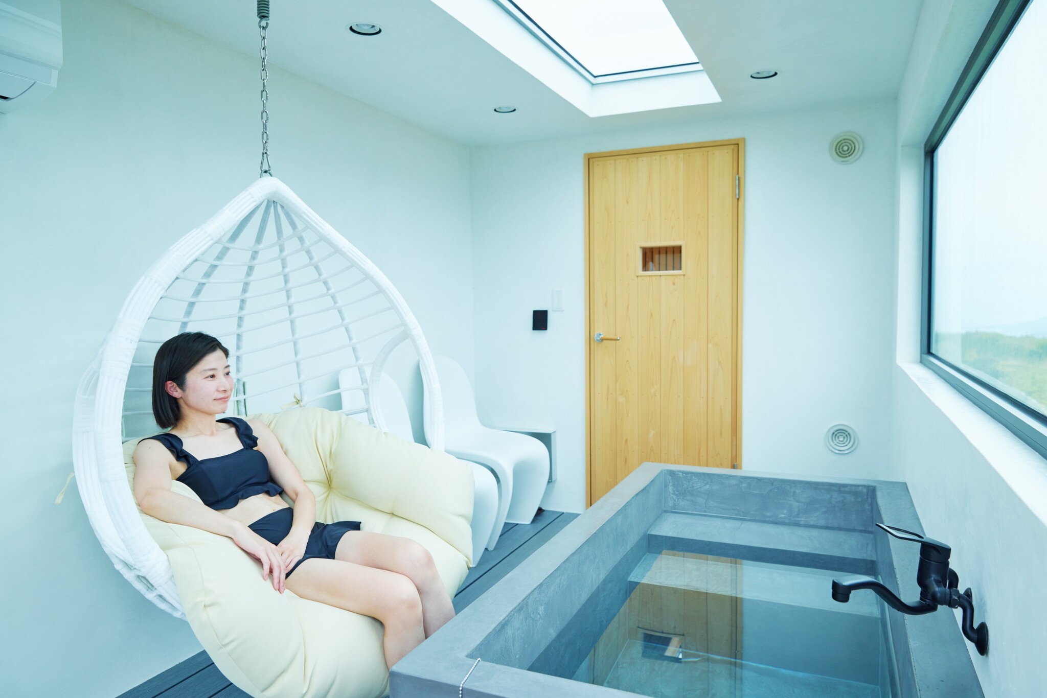 富士山や駿河湾の絶景が望める〈THE GLAMPING 箱根十国峠〉がオープン！／ハナコラボJOURNAL | Hanako Web