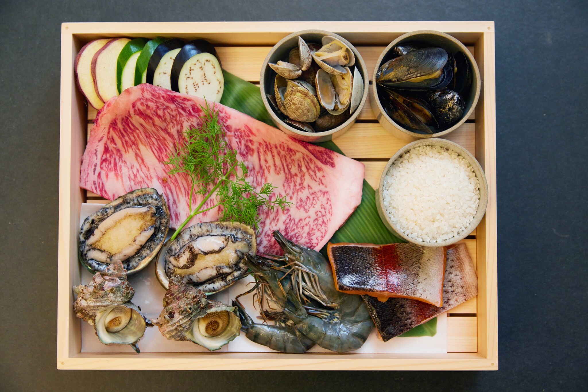 富士山や駿河湾の絶景が望める〈THE GLAMPING 箱根十国峠〉がオープン！／ハナコラボJOURNAL | Hanako Web