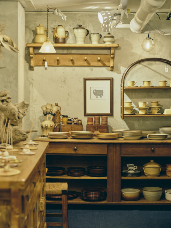 インテリアショップ〈 CEROTE ANTIQUES (セローテアンティークス) 〉プレスの店と家。 | Hanako Web