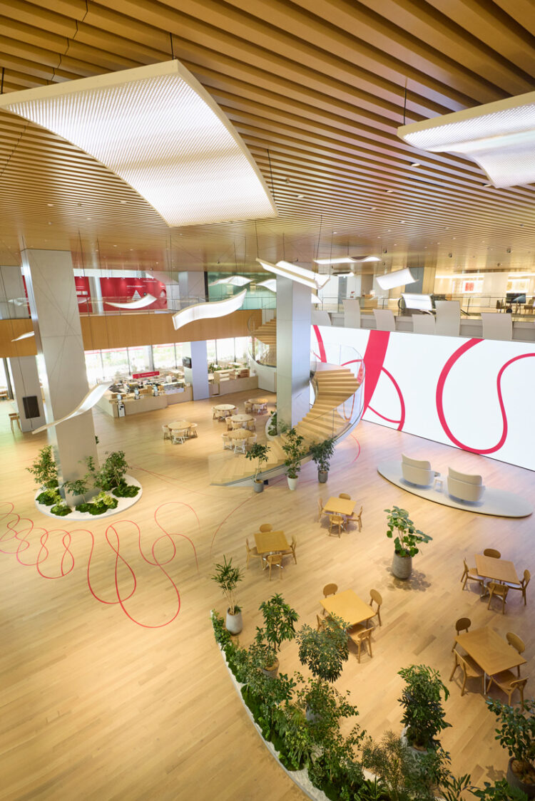 【横浜ランチ】みなとみらい〜山下町のおすすめ｜海が見えるカフェ、ハマっこの行きつけなど12選 | Hanako Web