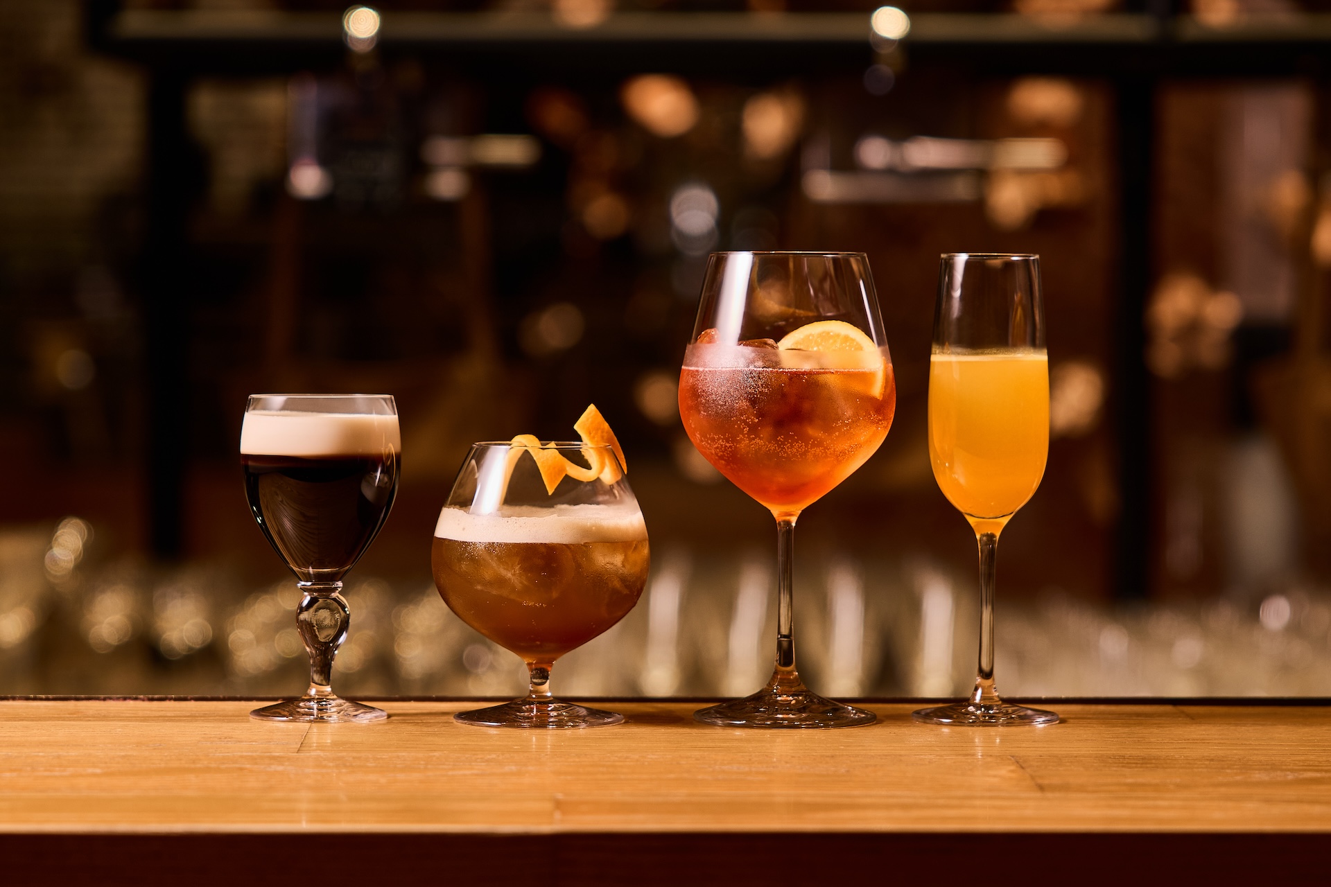 スターバックスに“大人のバー”があるって知ってる？ 〈アペリチェーナ〉で味わう贅沢な夜。 | Hanako Web